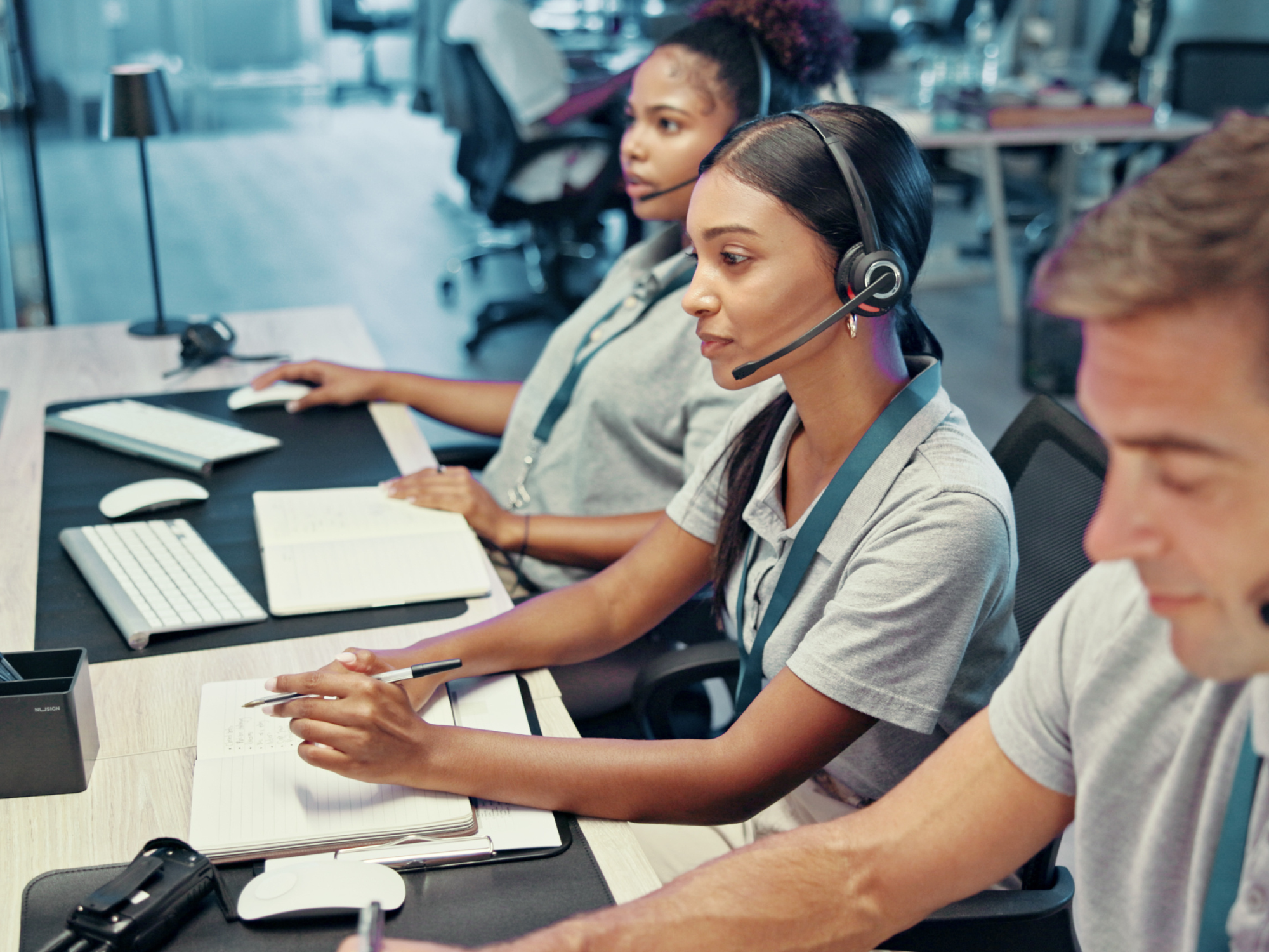 The Essential Call Center Toolkit: 10 Cloud Phone Features for ...